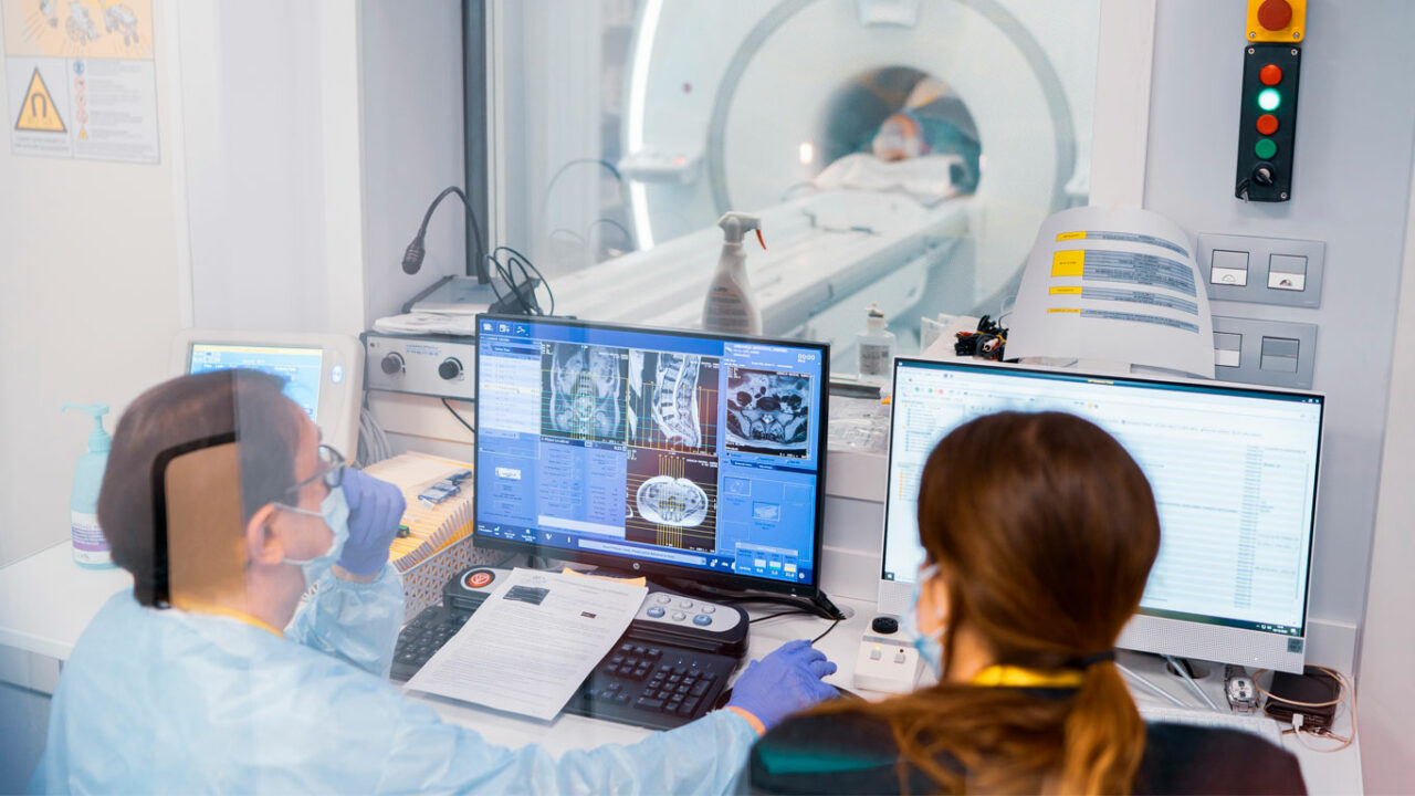 Modalidades de imágenes diagnósticas: Resonancia vs TAC - Origen ...